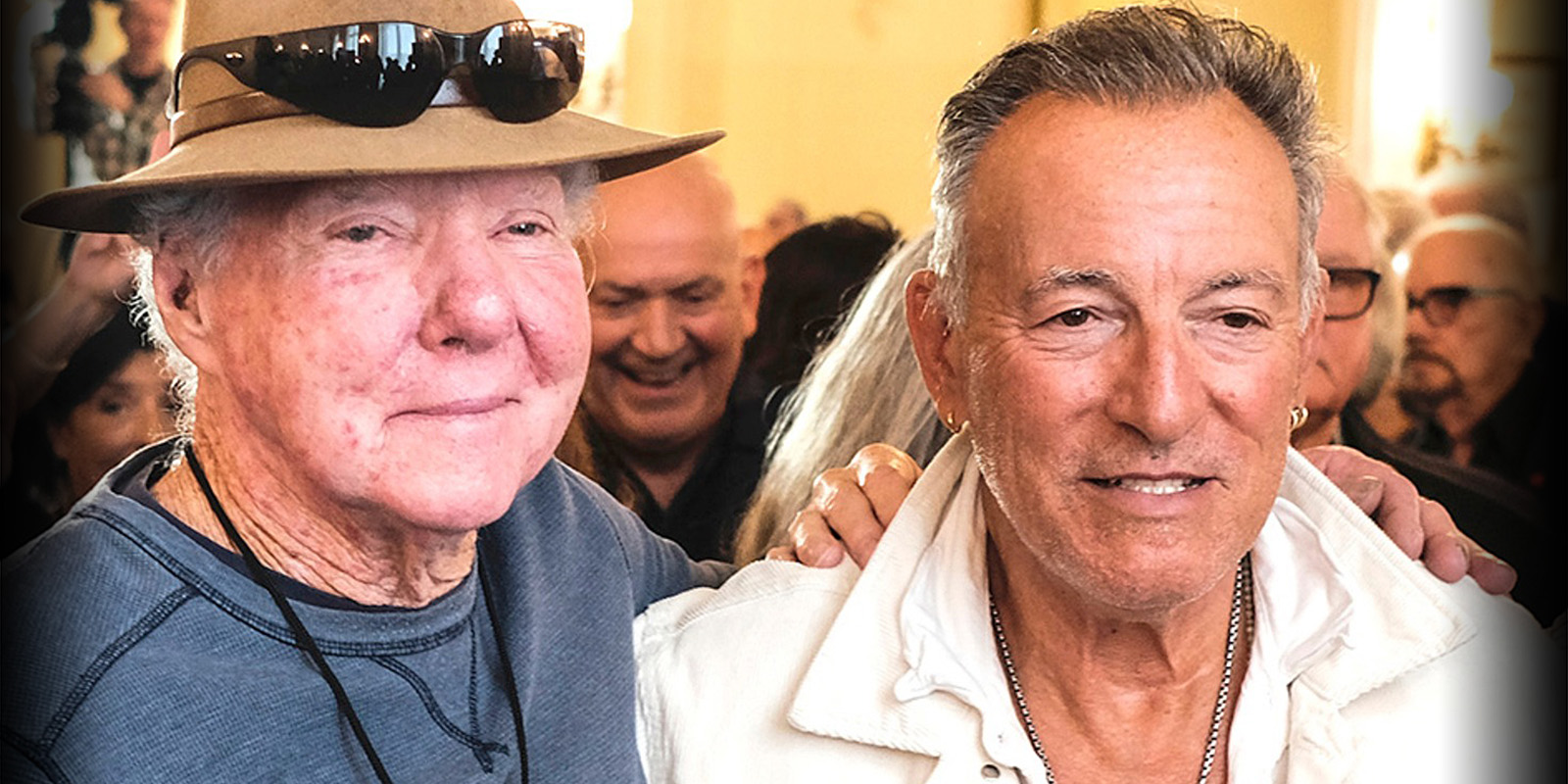 Bruce brengt ode aan overleden Carl ‘Tinker’ West | Bruce Springsteen ...